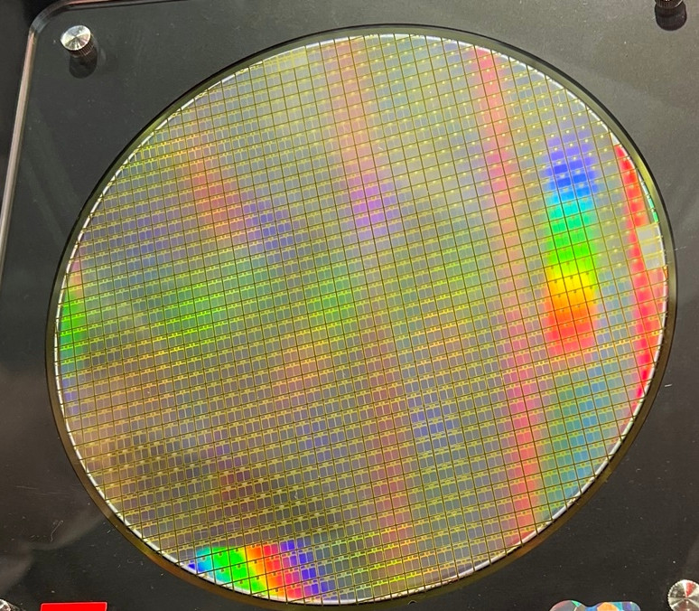 NVIDIAもTSMCも注目、AIの消費電力低減へ 2025年の光電融合記事10選 | 日経クロステック（xTECH）