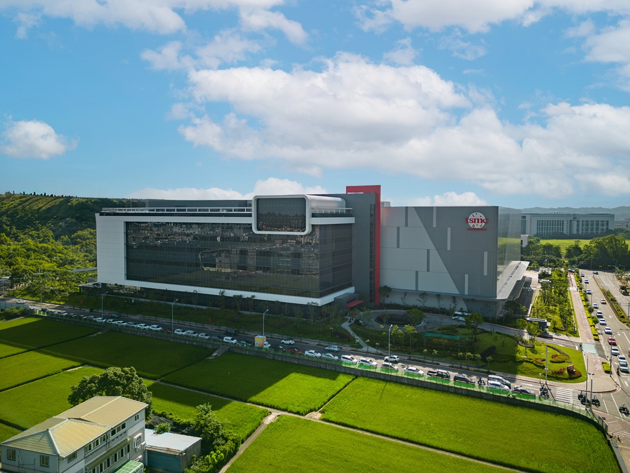 TSMCがチップレット実装の新工場を台湾に開設、全方式に対応 | 日経クロステック（xTECH）