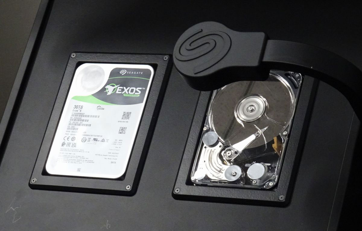 レーザー加熱型HDDの核心、米シーゲート技術トップが語る苦節20年 | 日経クロステック（xTECH）