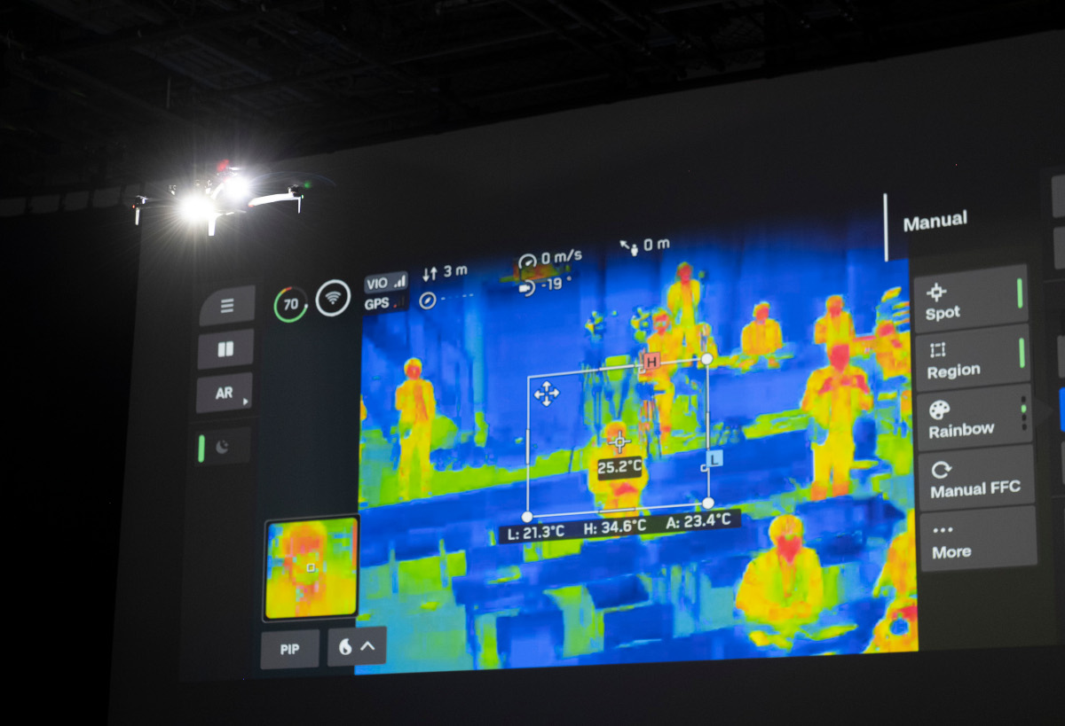 KDDIがほれ込んだ米社のドローン技術、GPSが届かない暗所でも自律飛行 | 日経クロステック（xTECH）