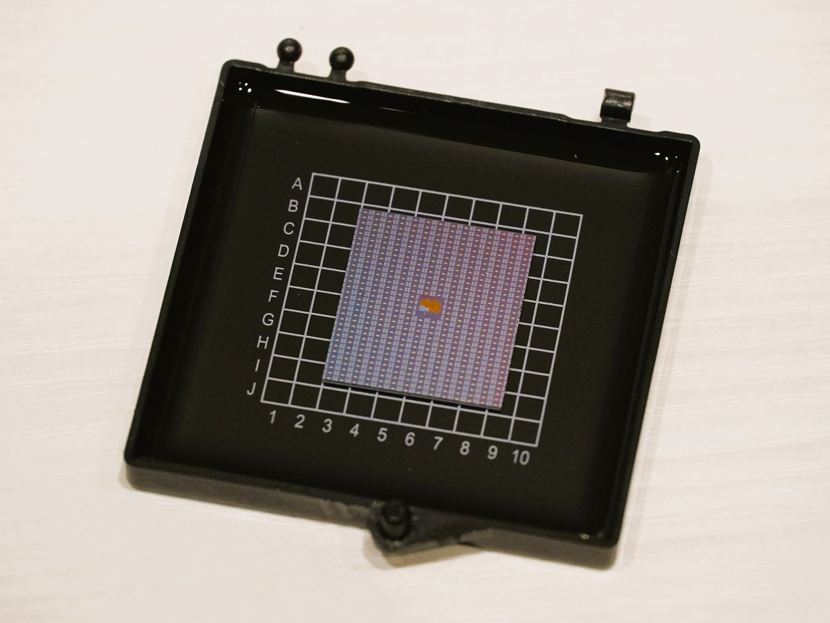 TDKが光検知で速度10倍素子、光電融合の画期的デバイス実現 | 日経クロステック（xTECH）