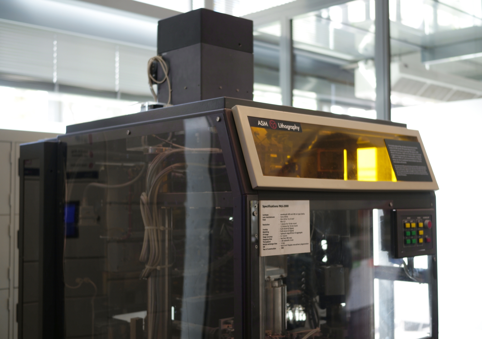 ASML本社を独占取材、EUVで半導体装置の覇者に 5000社と生態系 | 日経クロステック（xTECH）