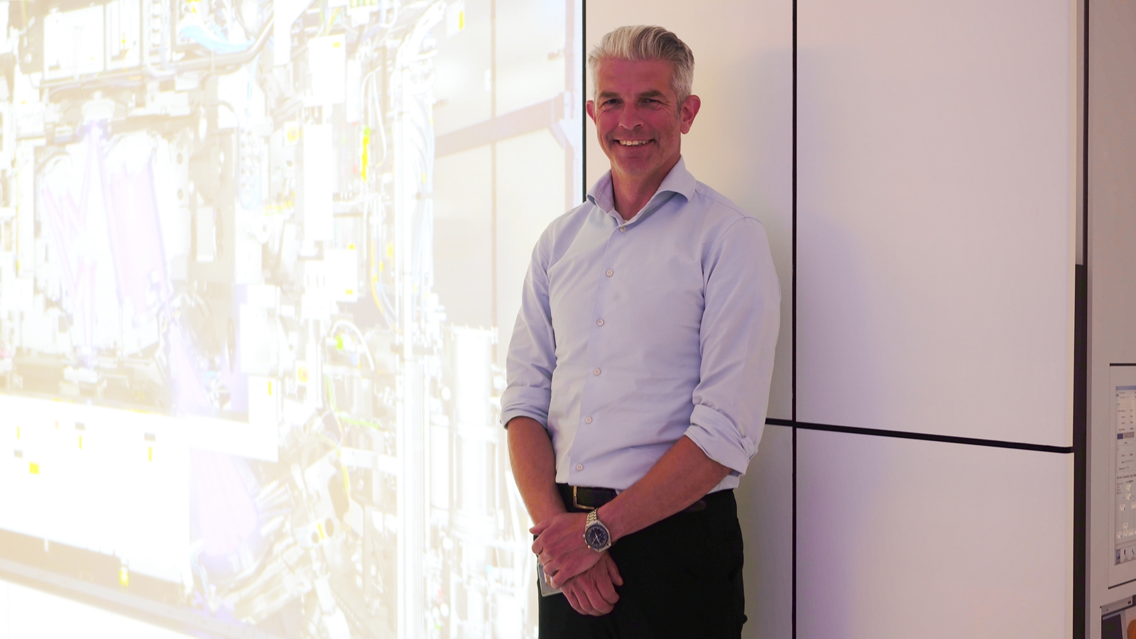 ASML本社を独占取材、EUVで半導体装置の覇者に 5000社と生態系 | 日経クロステック（xTECH）