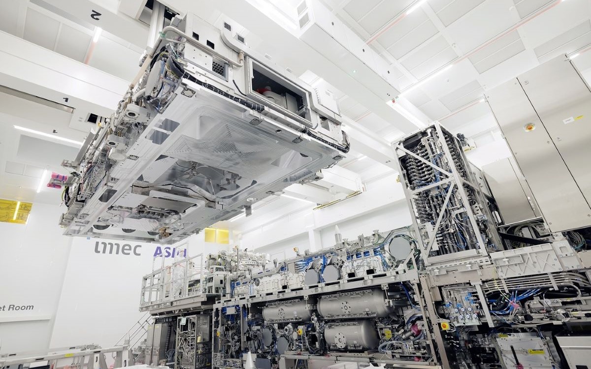 ASML、次世代EUV装置の第2世代品を出荷 生産性6割高く | 日経クロステック（xTECH）