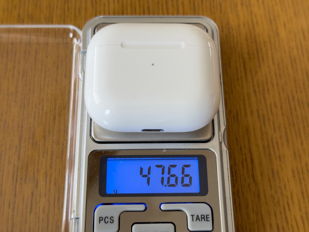 AirPods 4」は開放型の軽さとノイキャンを両立、歴代モデルとの AirPods 4」は開放型の軽さとノイキャンを両立、歴代モデルとの