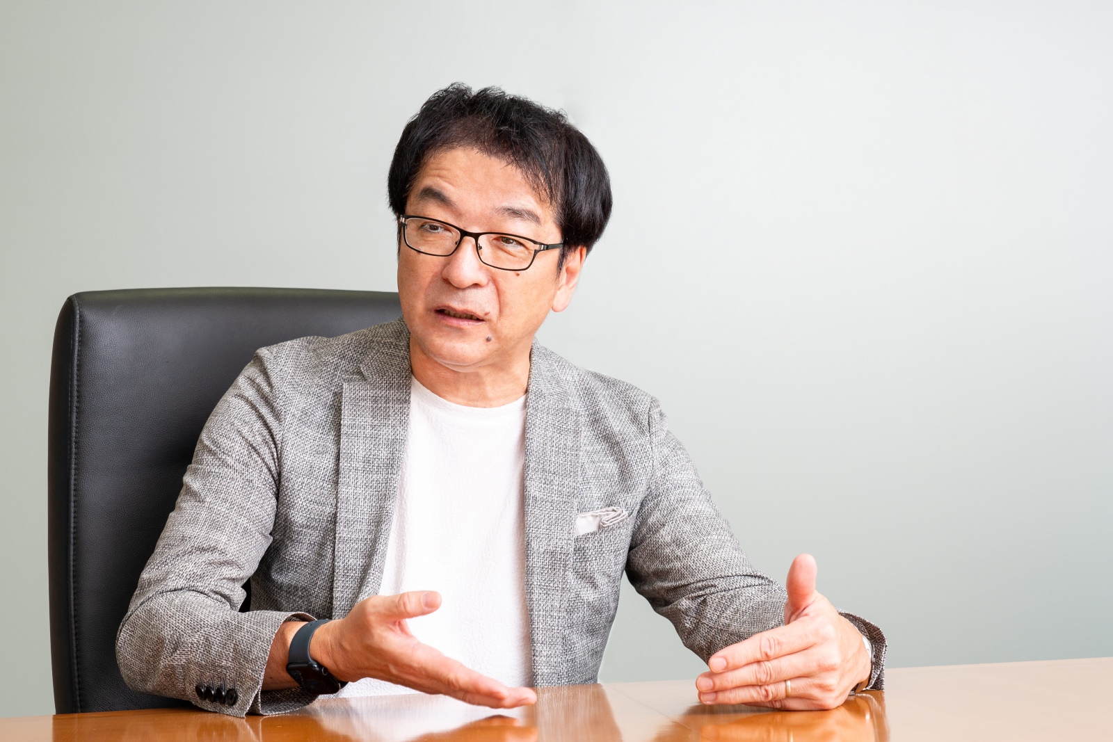 「基板の抜き挿しでハード更新」、パナ系車載事業CTOに聞く統合ECU戦略 | 日経クロステック（xTECH）