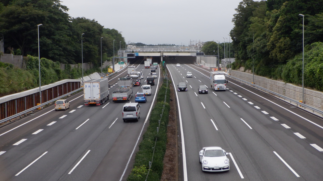 AI自動運転に変革の波、Tesla・中国推進の「E2E」には反論も | 日経クロステック（xTECH）