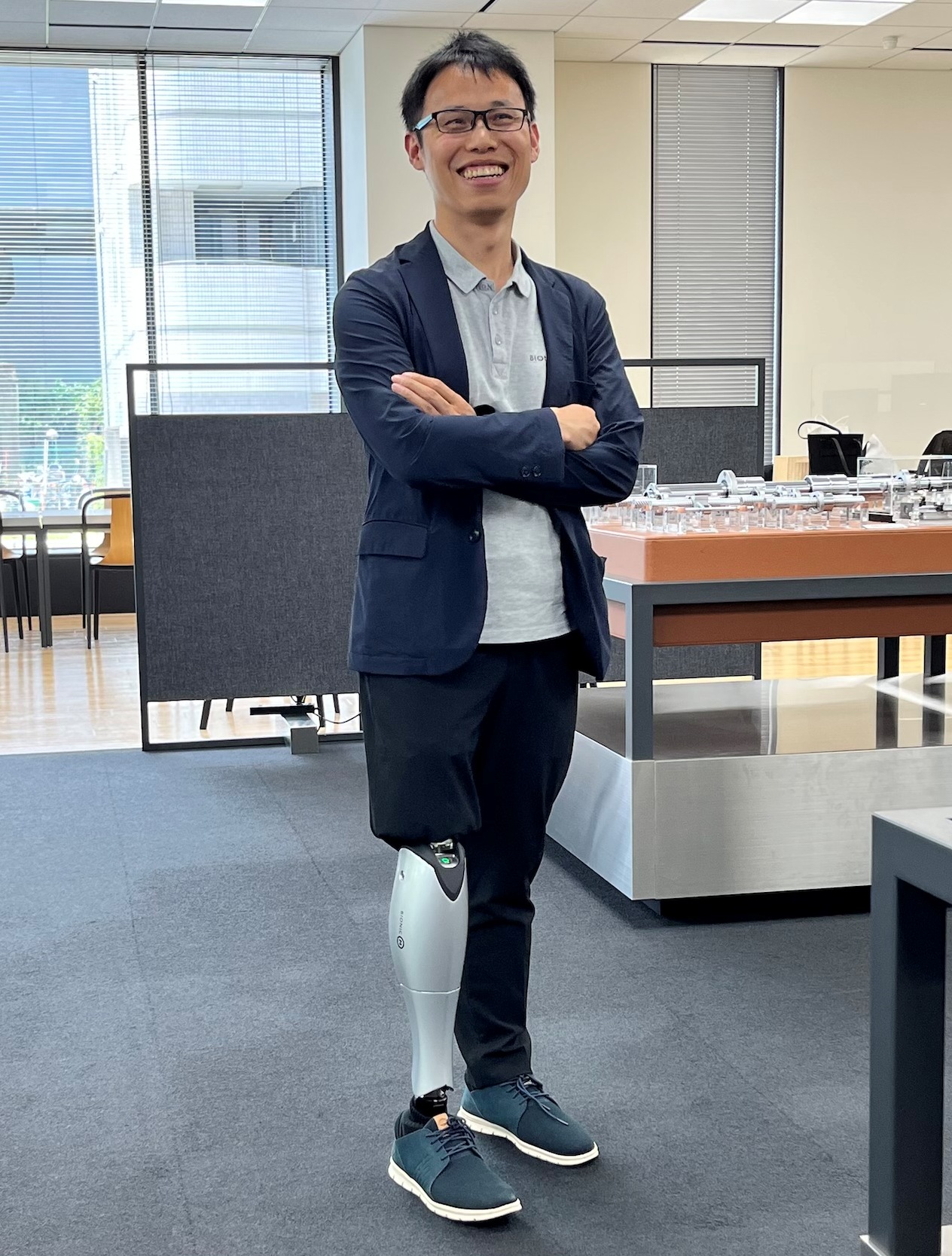 「人のモビリティにパワーを」ロボット義足でTHKとベンチャーがタッグ | 日経クロステック（xTECH）