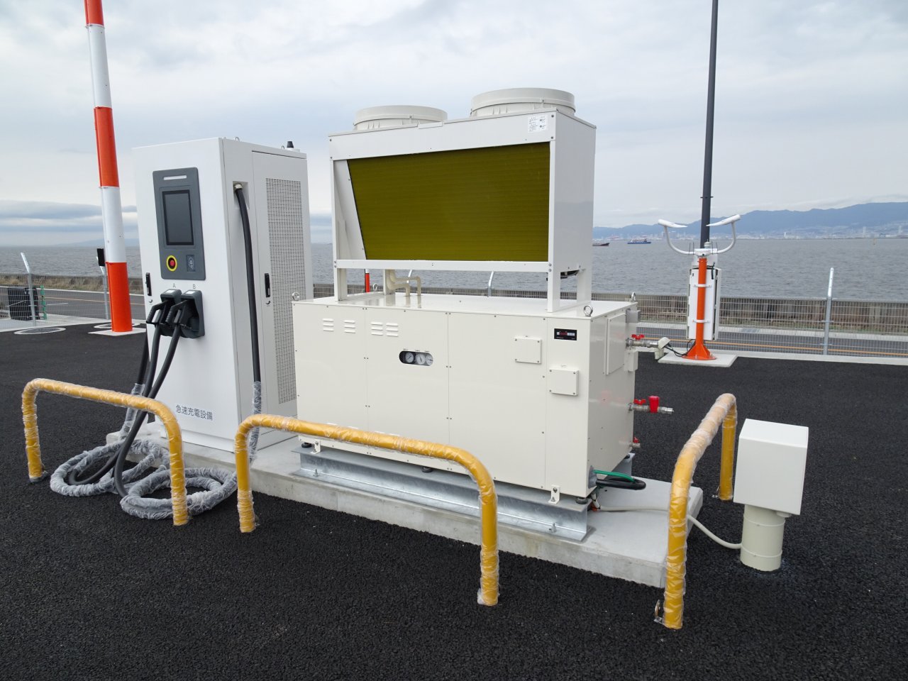 ベール脱いだSkyDrive充電設備、同時冷却で地上待機時間を短縮 | 日経クロステック（xTECH）