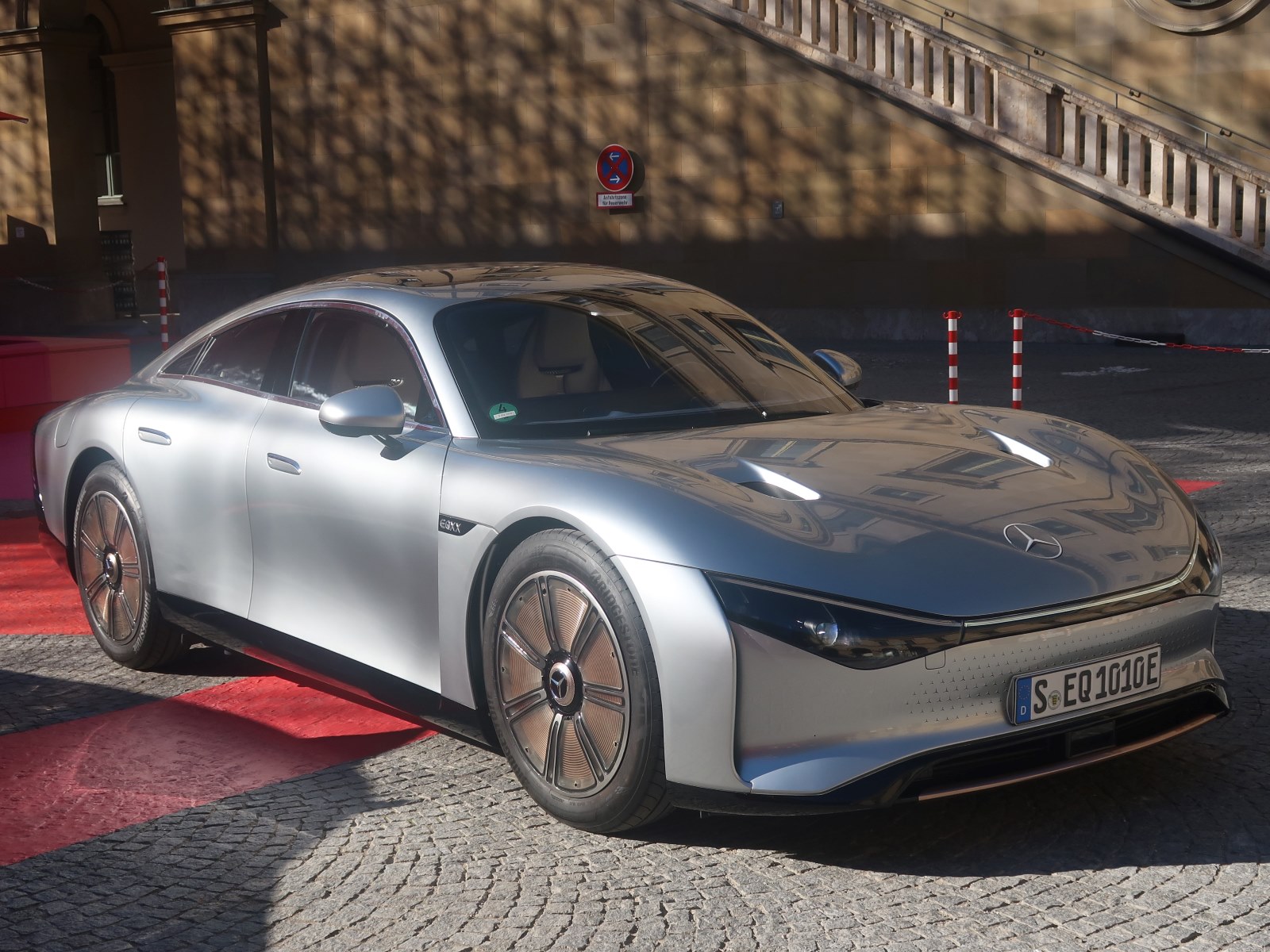 メルセデスが次期「CLA」のEVコンセプト、効率重視で航続750km超 | 日経クロステック（xTECH）