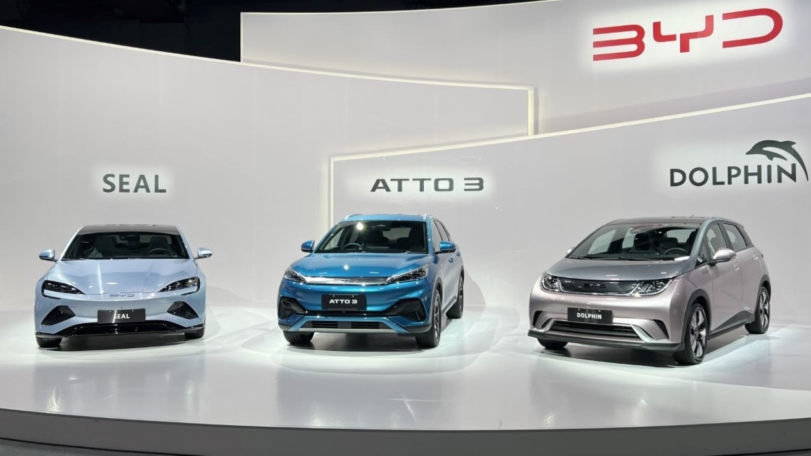 BYDが高級ミニバンやオフロードSUVを日本初公開「JMS 2023」 | 日経クロステック（xTECH）