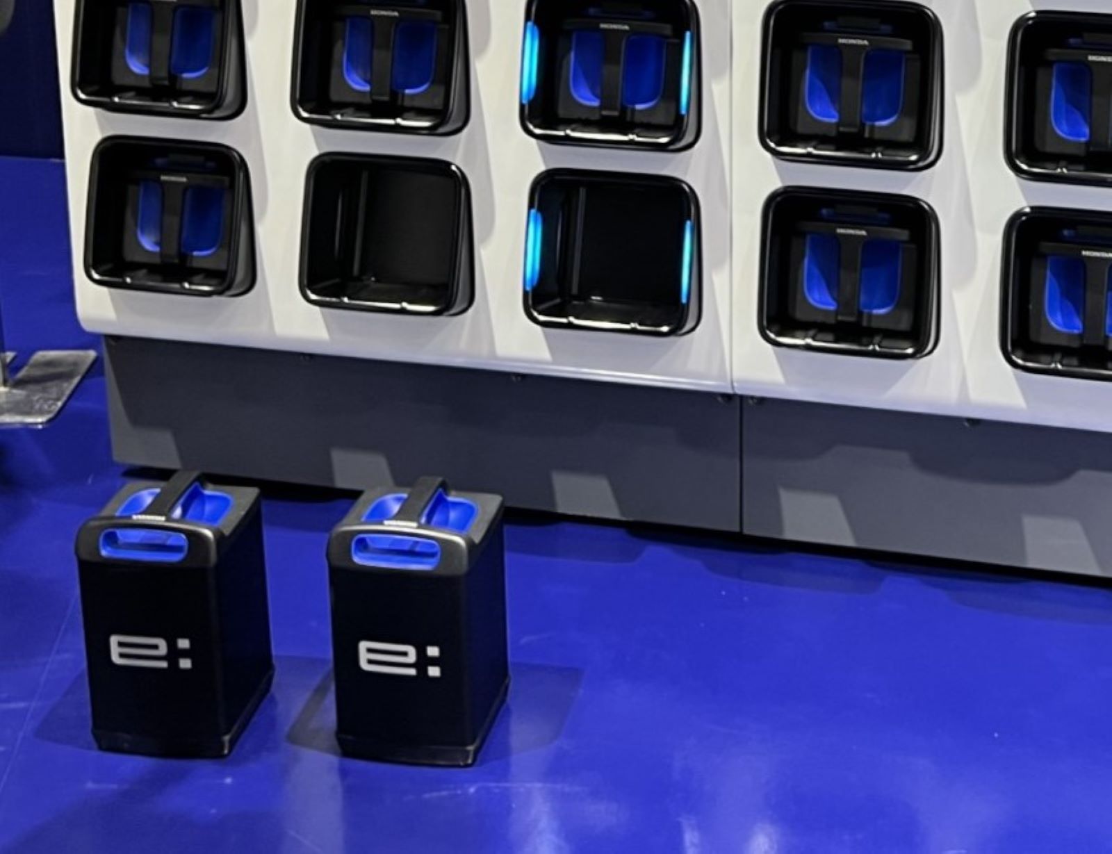 METAxの超小型EVにヴァレオの48Vシステム、ホンダの着脱式電池も活用か | 日経クロステック（xTECH）