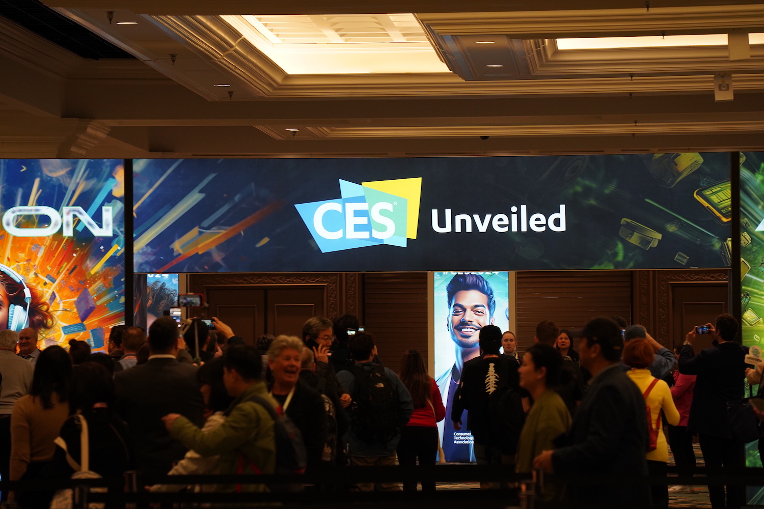 CES 2024が開幕、主要テーマ「AI」「モビリティー」の見どころを解説 | 日経クロステック（xTECH）