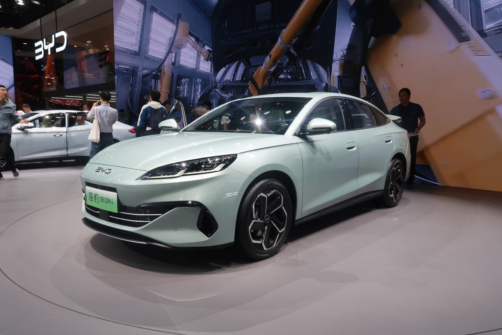 BYDが航続2000kmの新世代PHEV、エンジン熱効率「45％超え」か | 日経クロステック（xTECH）