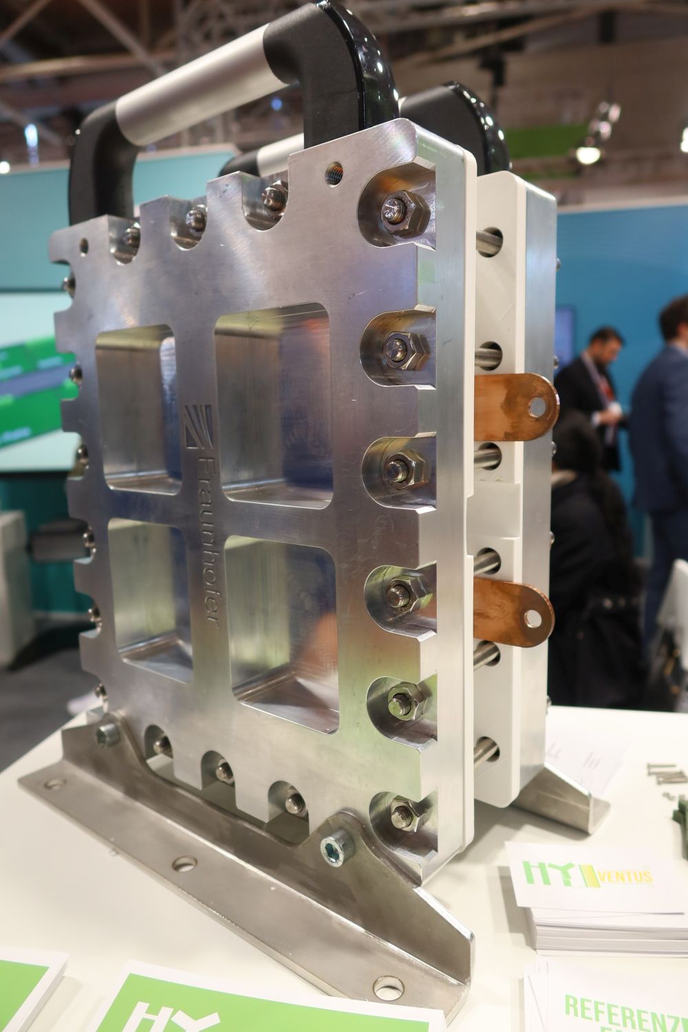 PEM形水電解は各社が独自性を主張、小型化に向かう例も | 日経クロステック（xTECH）