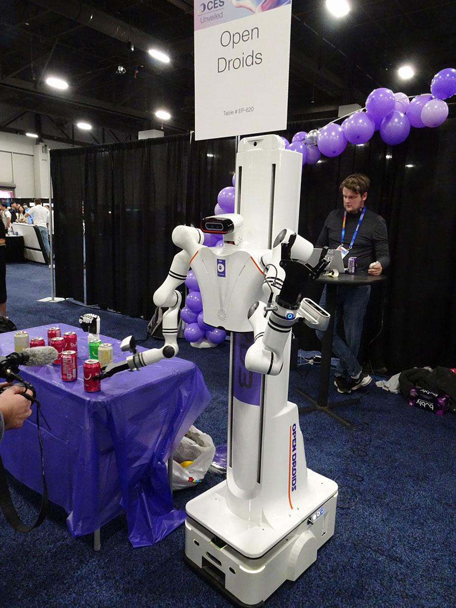 CESで人型ロボに熱視線、クアルコムも2カ月前にプロジェクト始動 | 日経クロステック（xTECH）