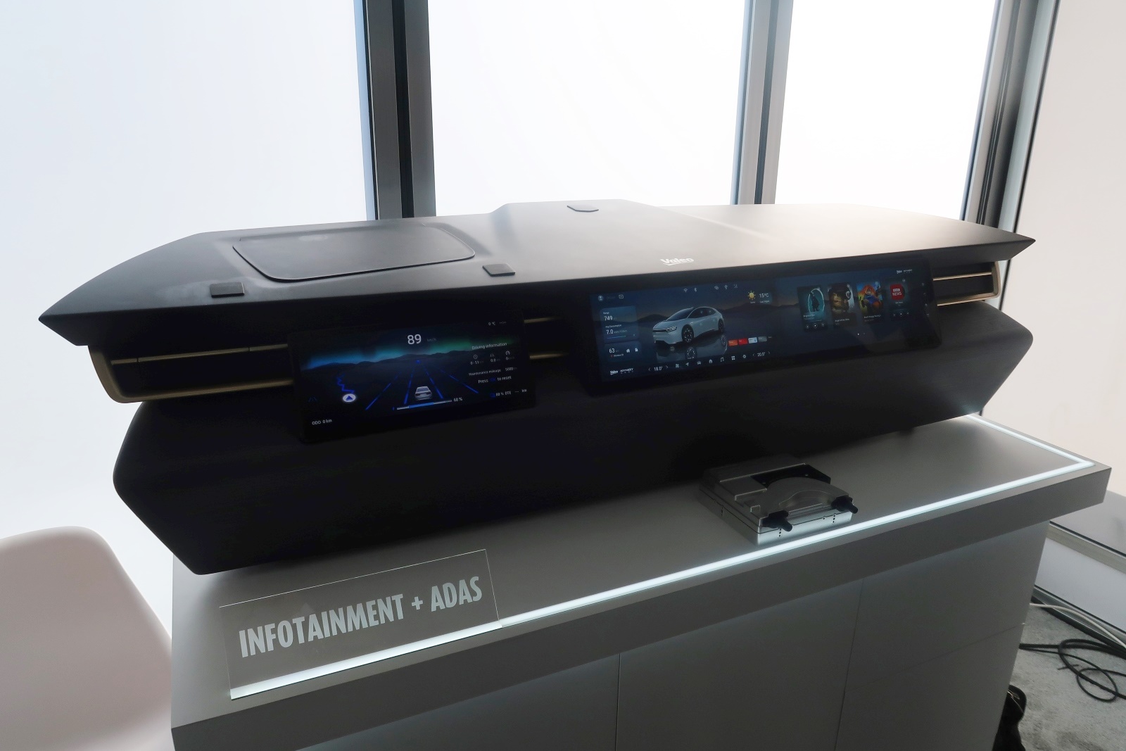 「自動運転＋コックピット」のECU統合、QualcommとAMDに温度差 | 日経クロステック（xTECH）