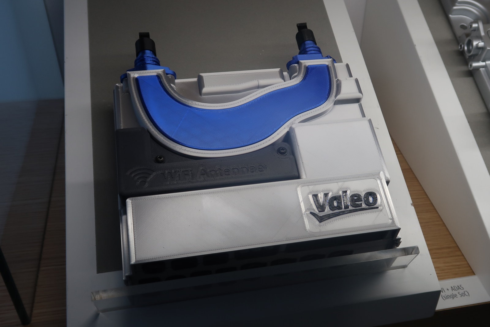 「自動運転＋コックピット」のECU統合、QualcommとAMDに温度差 | 日経クロステック（xTECH）