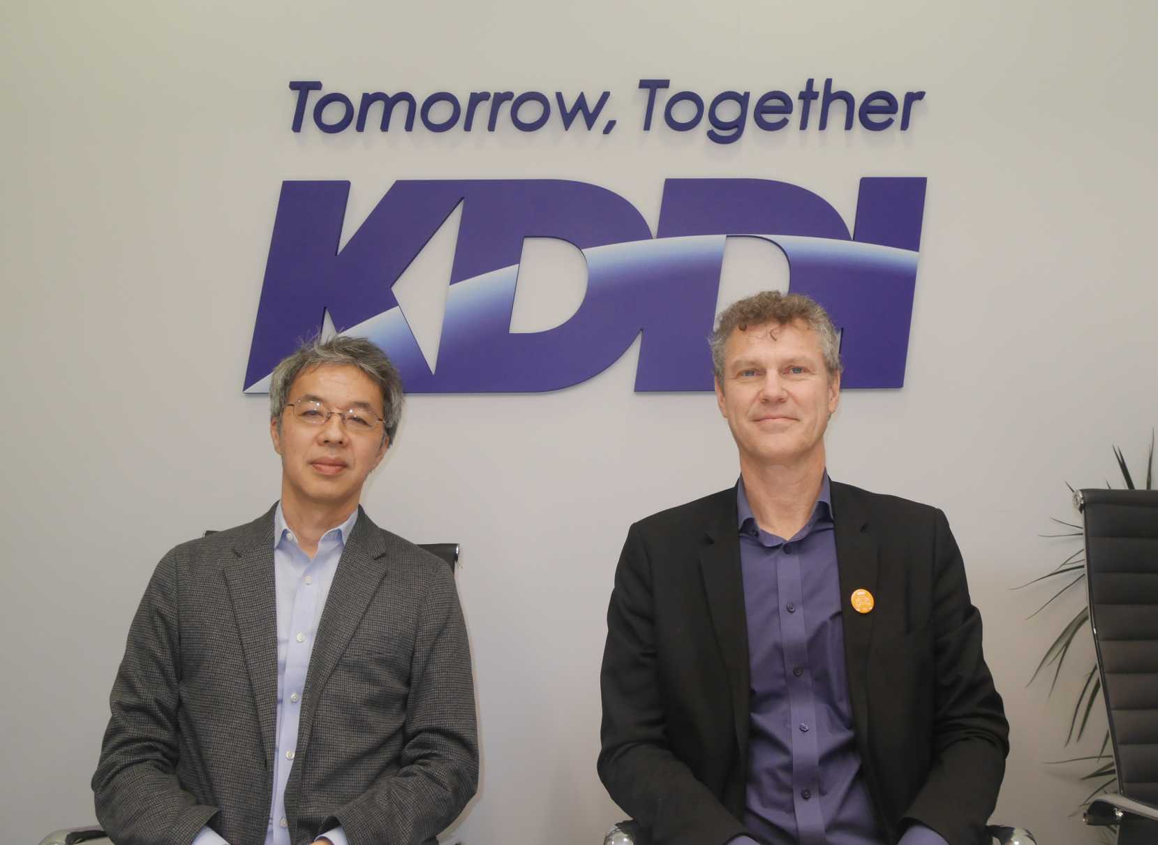 「つながるクルマの通信会社はユーザーが選ぶ時代に」、KDDI関連米法人 | 日経クロステック（xTECH）