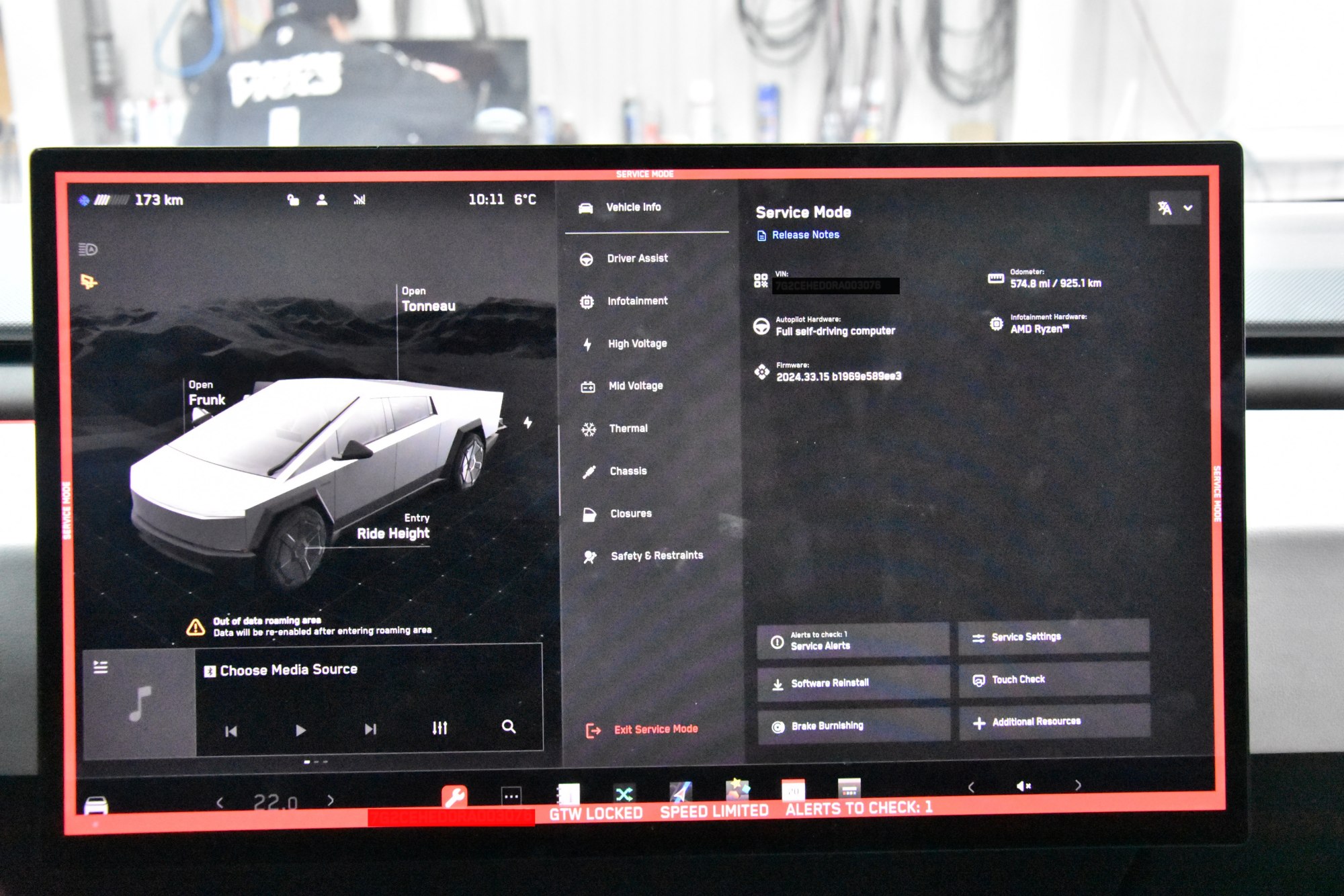 これぞSDV、分解せずにここまで見えるCybertruck | 日経クロステック（xTECH）
