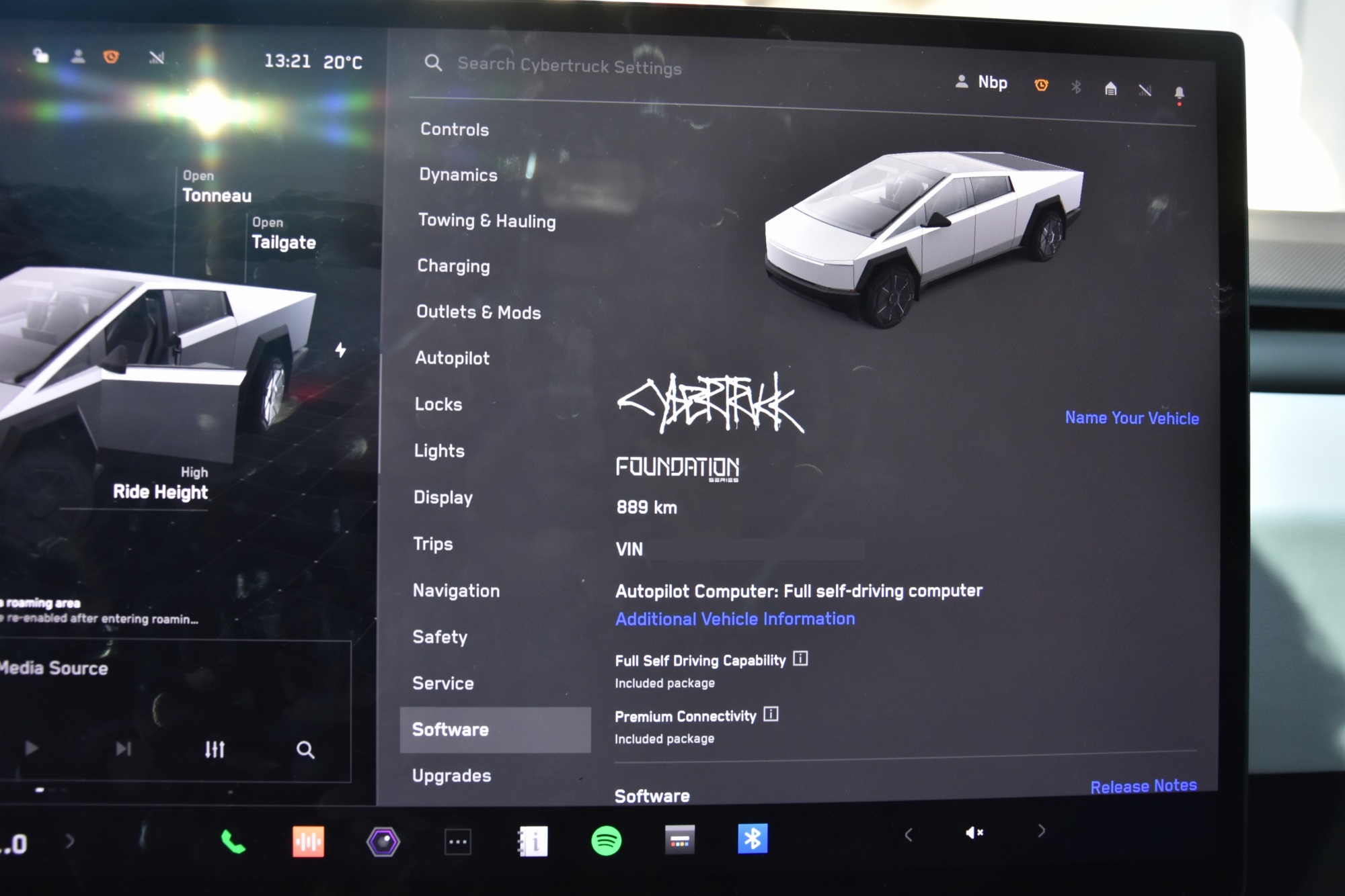 これぞSDV、分解せずにここまで見えるCybertruck | 日経クロステック（xTECH）