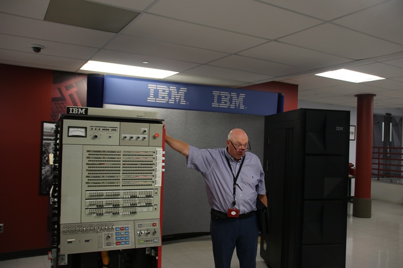 「メインフレームは終わらない」、AIの電力消費問題を逆手に攻めるIBM | 日経クロステック（xTECH）