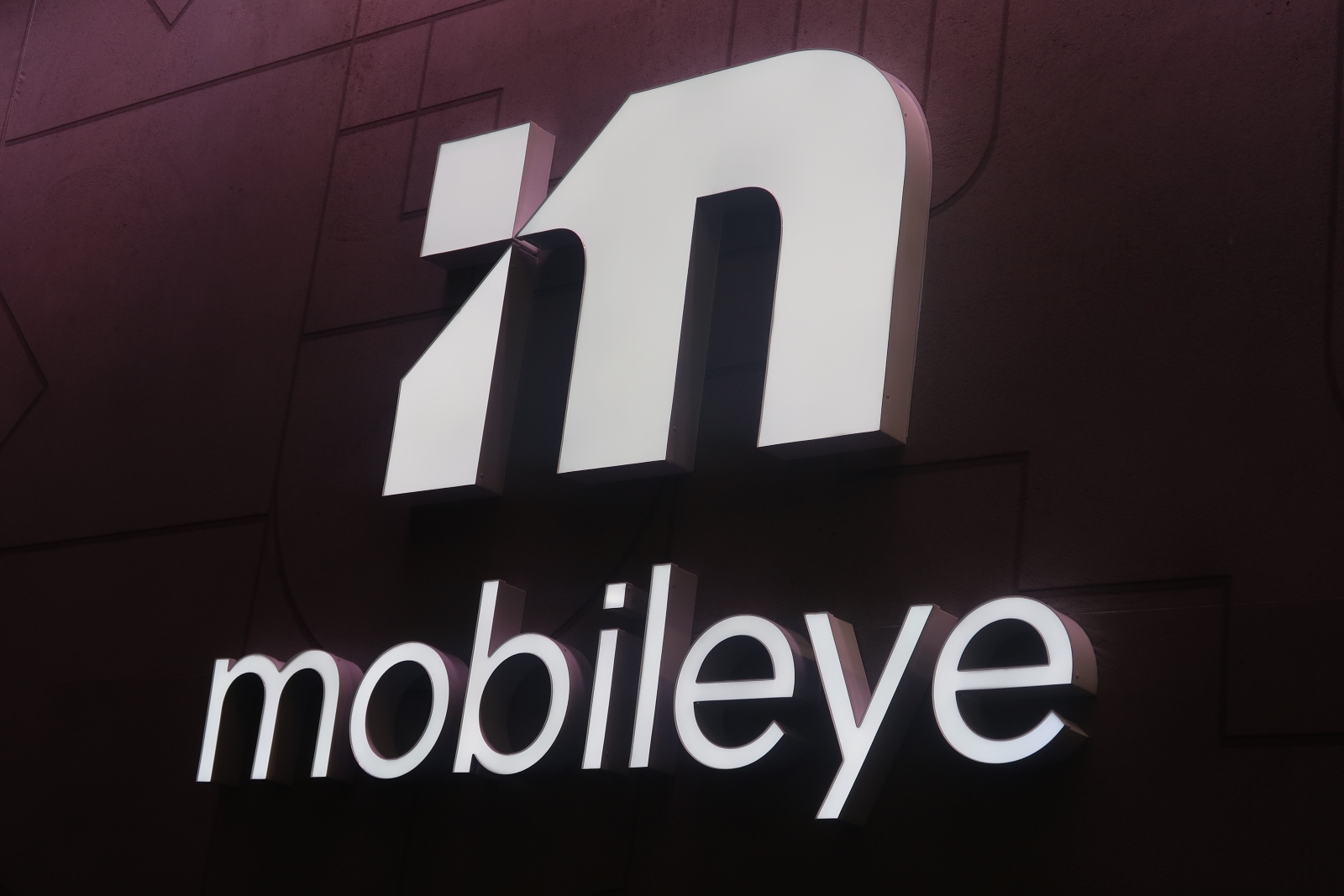 モービルアイがティア1へ、26年末にVW向けECU E2E自動運転で方針転換 | 日経クロステック（xTECH）