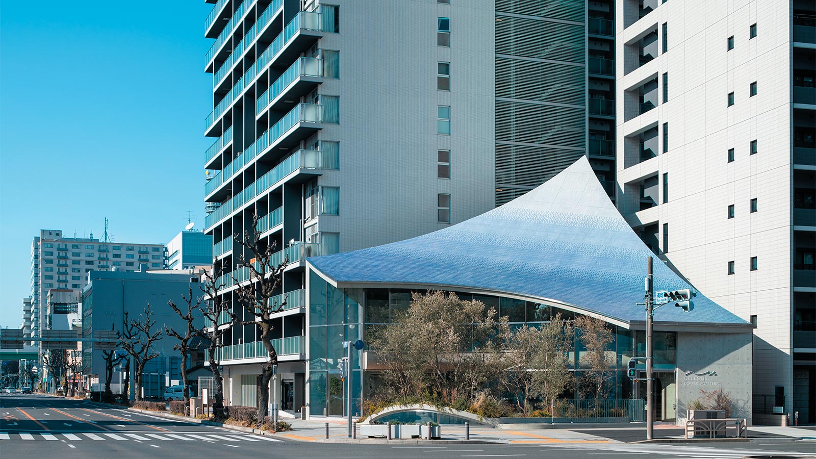 リコージャパンがオンプレでの生成AI導入サービス、LLM設定済みGPUサーバー提供 | 日経クロステック（xTECH）