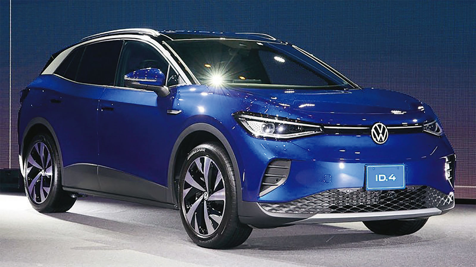 VWの世界戦略EV「ID.4」、航続388kmで500万円 | 日経クロステック（xTECH）