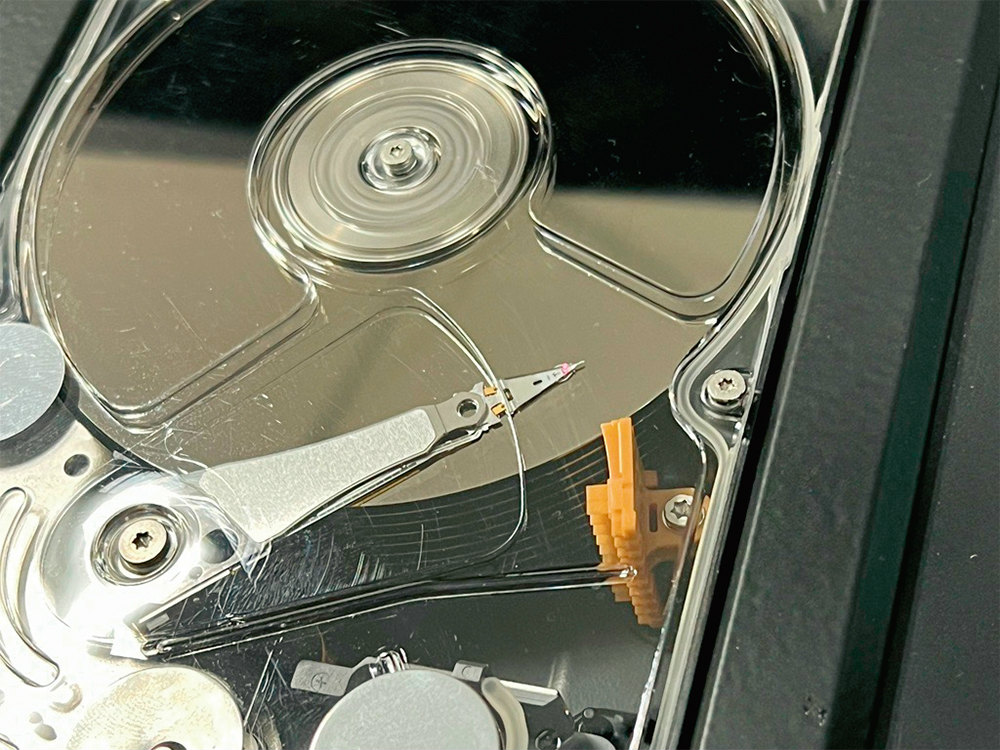 HDDが「レーザー加熱」で再成長モード、容量は27年に1台で最大50TB実現へ | 日経クロステック（xTECH）