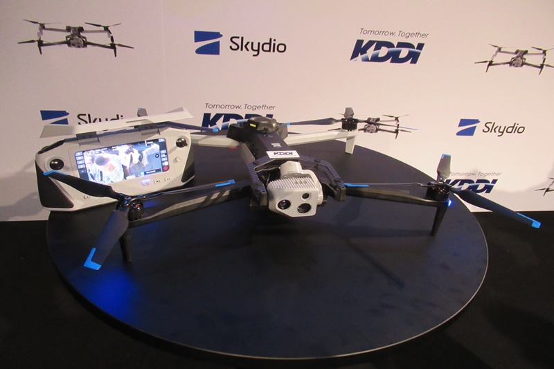 KDDIがSkydioと提携でドローン事業にさらに注力、ローソンも拠点として活用を示唆 | 日経クロステック（xTECH）