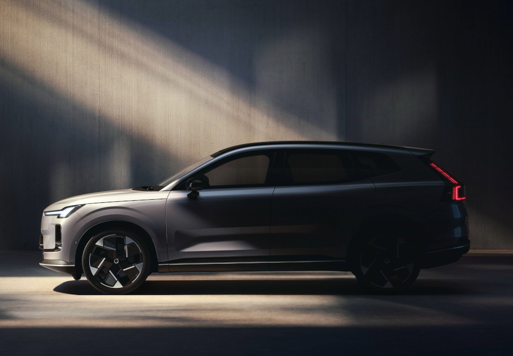 Volvo、「XC70」を中国で人気のPHEVとして復活 | 日経クロステック（xTECH）